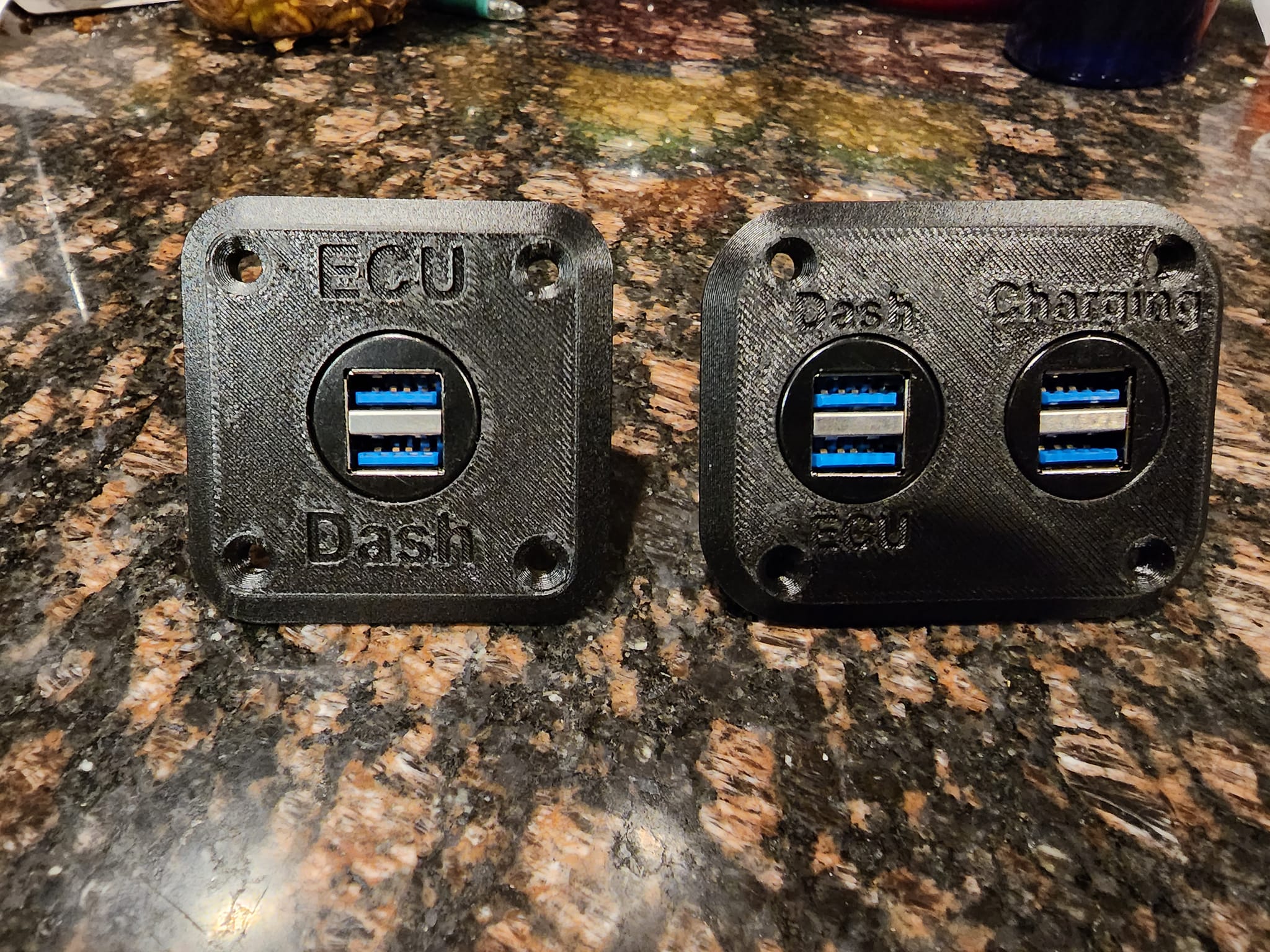 Labeled USB hubs – CarChains3D LLC